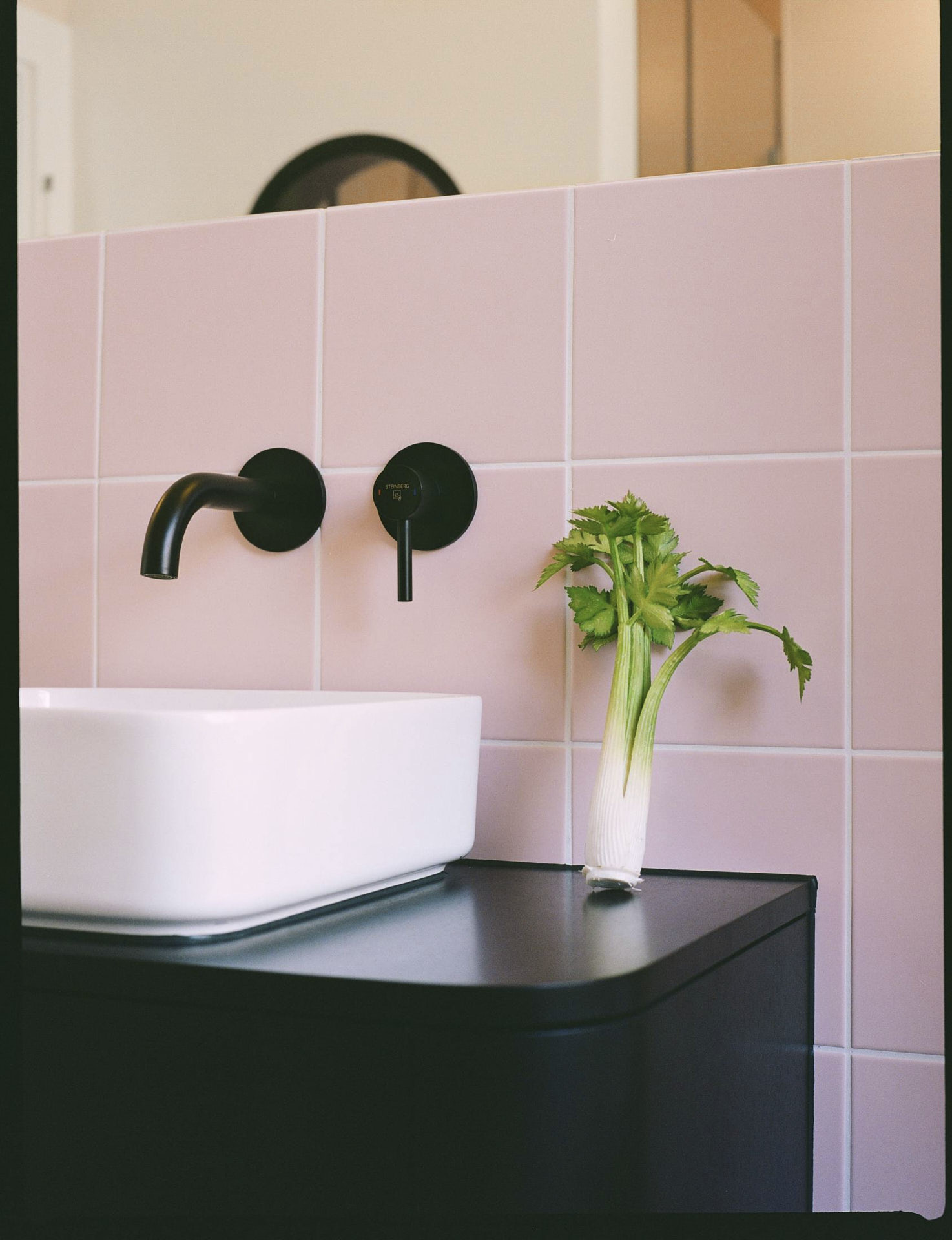 Julia Ishac — VILA NILON for Meter Magazine